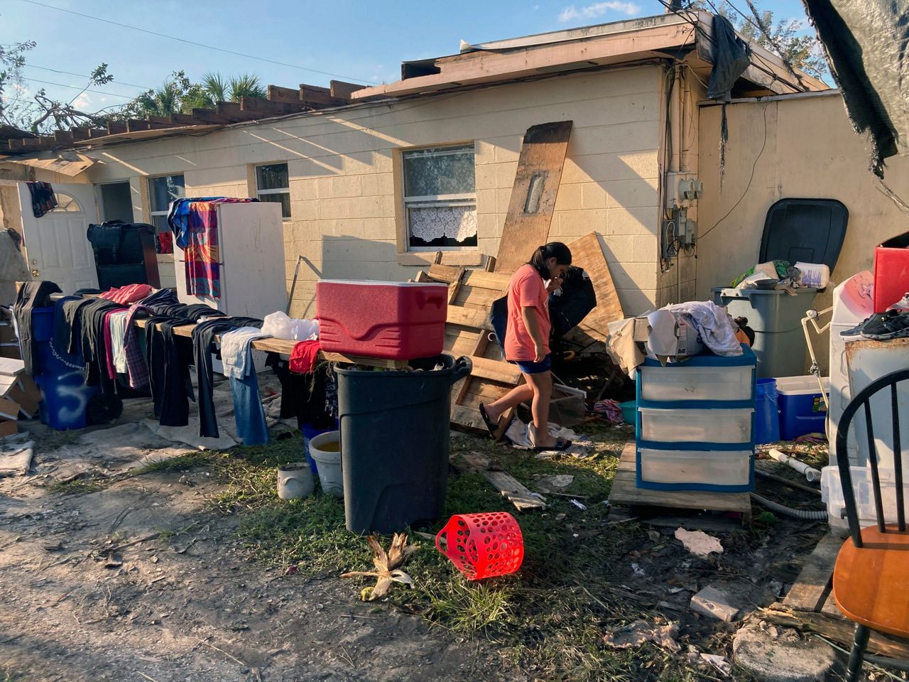 Battered by flood, Florida neighborhood tries to recover