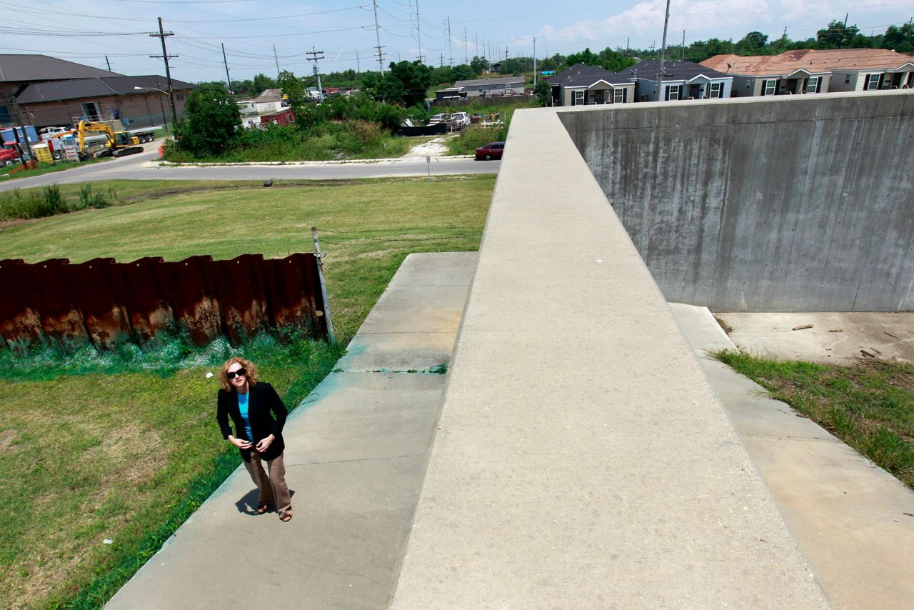 New Orleans' levees face a hard test as storm bears down