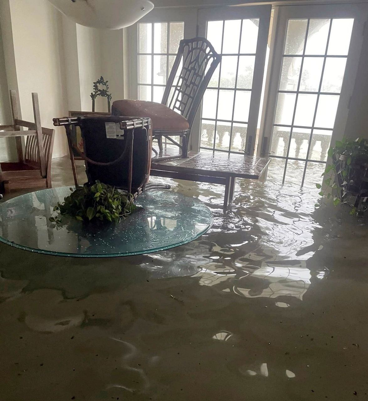 In Ian's wake, worried families crowdsource rescue efforts