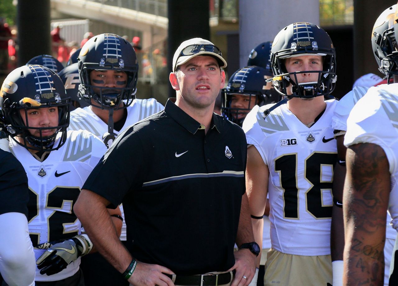 Troy hires Notre Dame offensive coordinator Gerad Parker as head coach ...