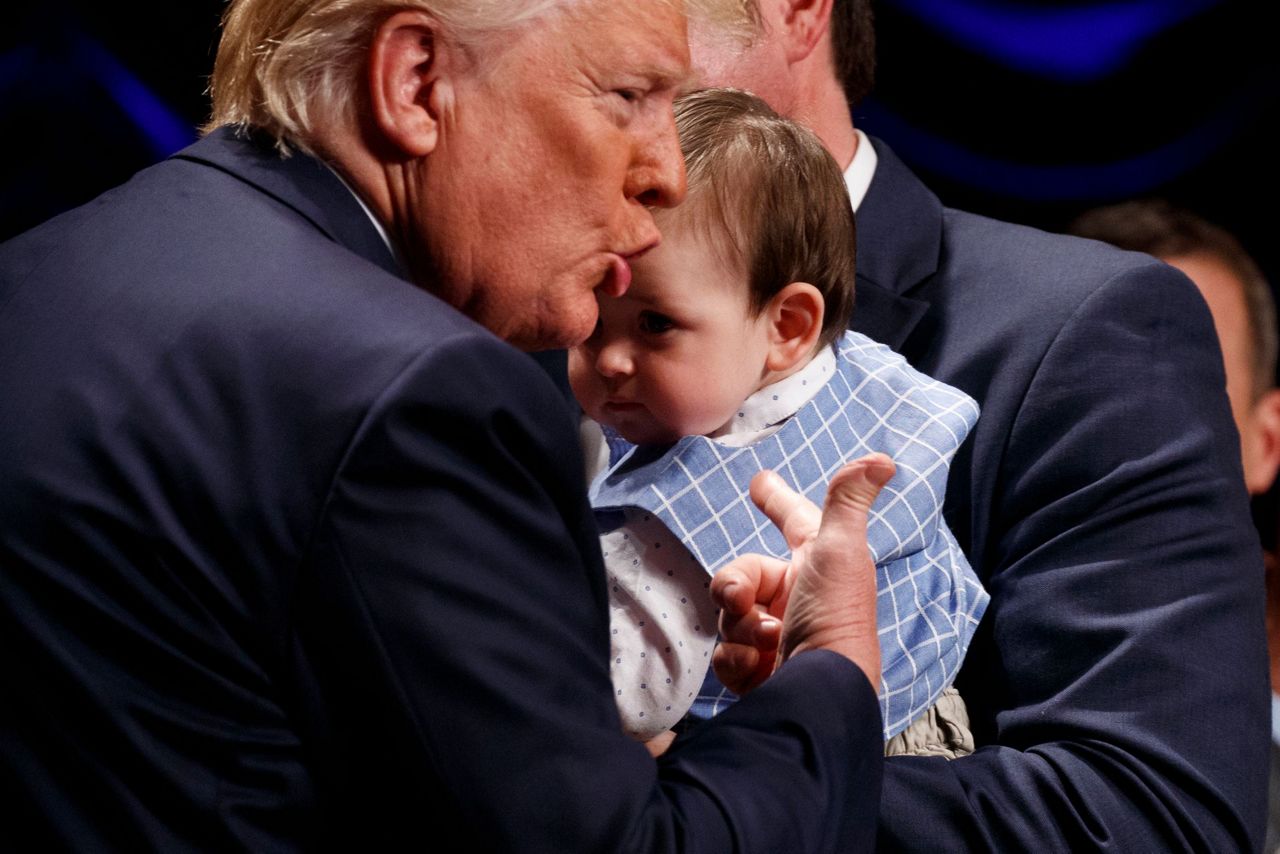 Trump revamps kidney care to spur transplants, home dialysis