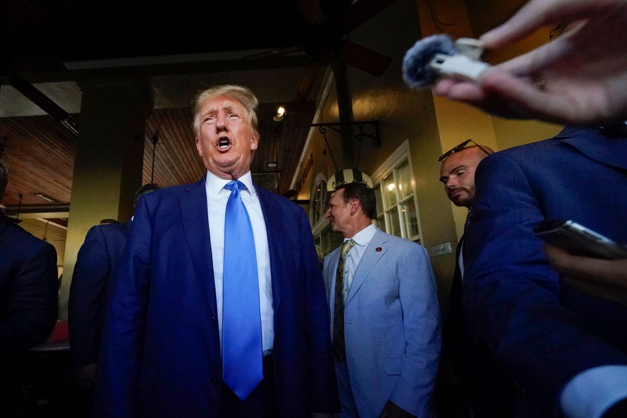 Trump lawyers meeting with prosecutors as potential new federal ...