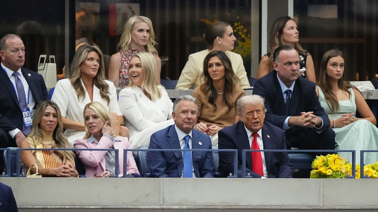 Trump's U.S. Open visit sparks boos and long security lines
