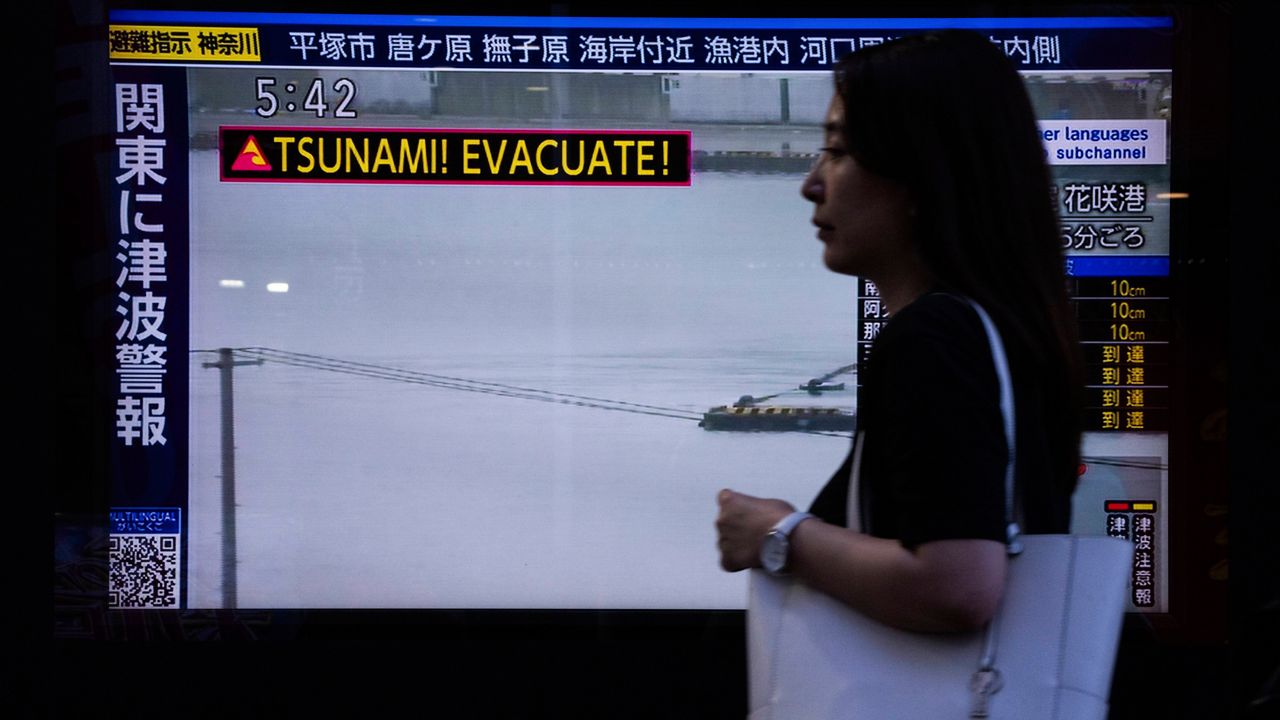 Tsunami alerts in South America, U.S. appears past the worst