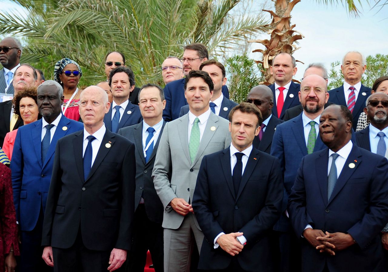 Leaders of French-speaking countries hold summit in Tunisia