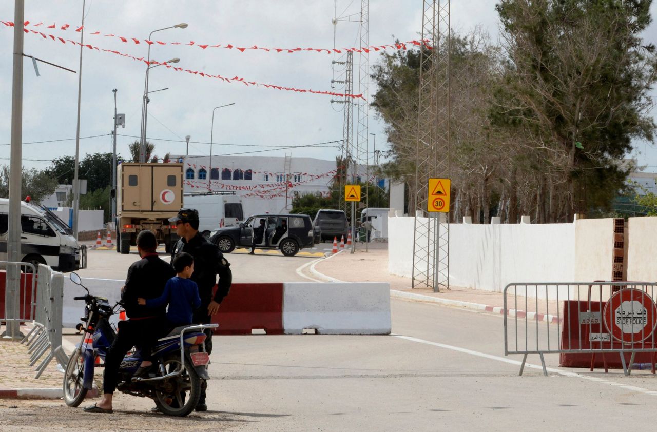 Death toll rises to 5 in gun attack on Tunisian synagogue