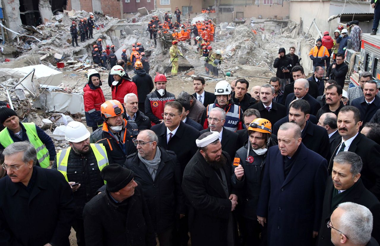 Death toll rises to 16 In Istanbul building collapse