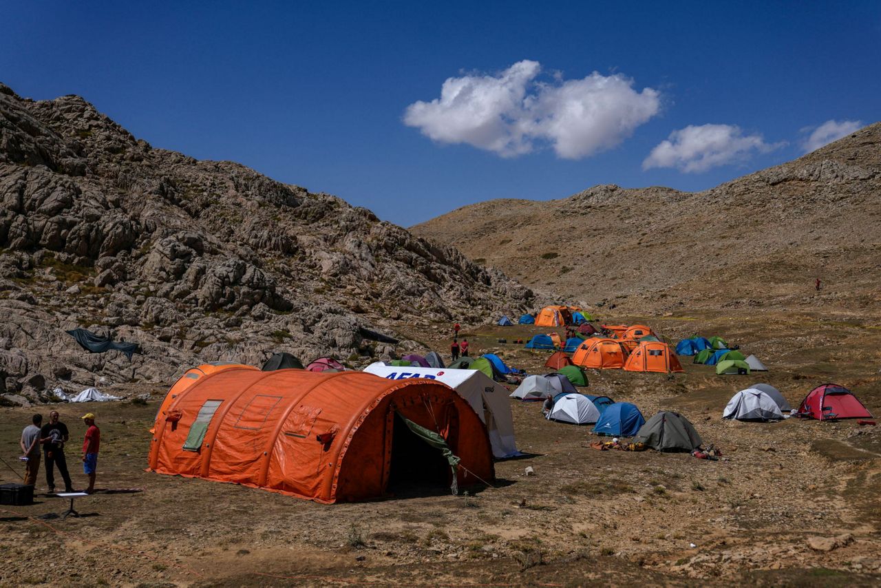 The operation could start soon to rescue a sick American researcher ...