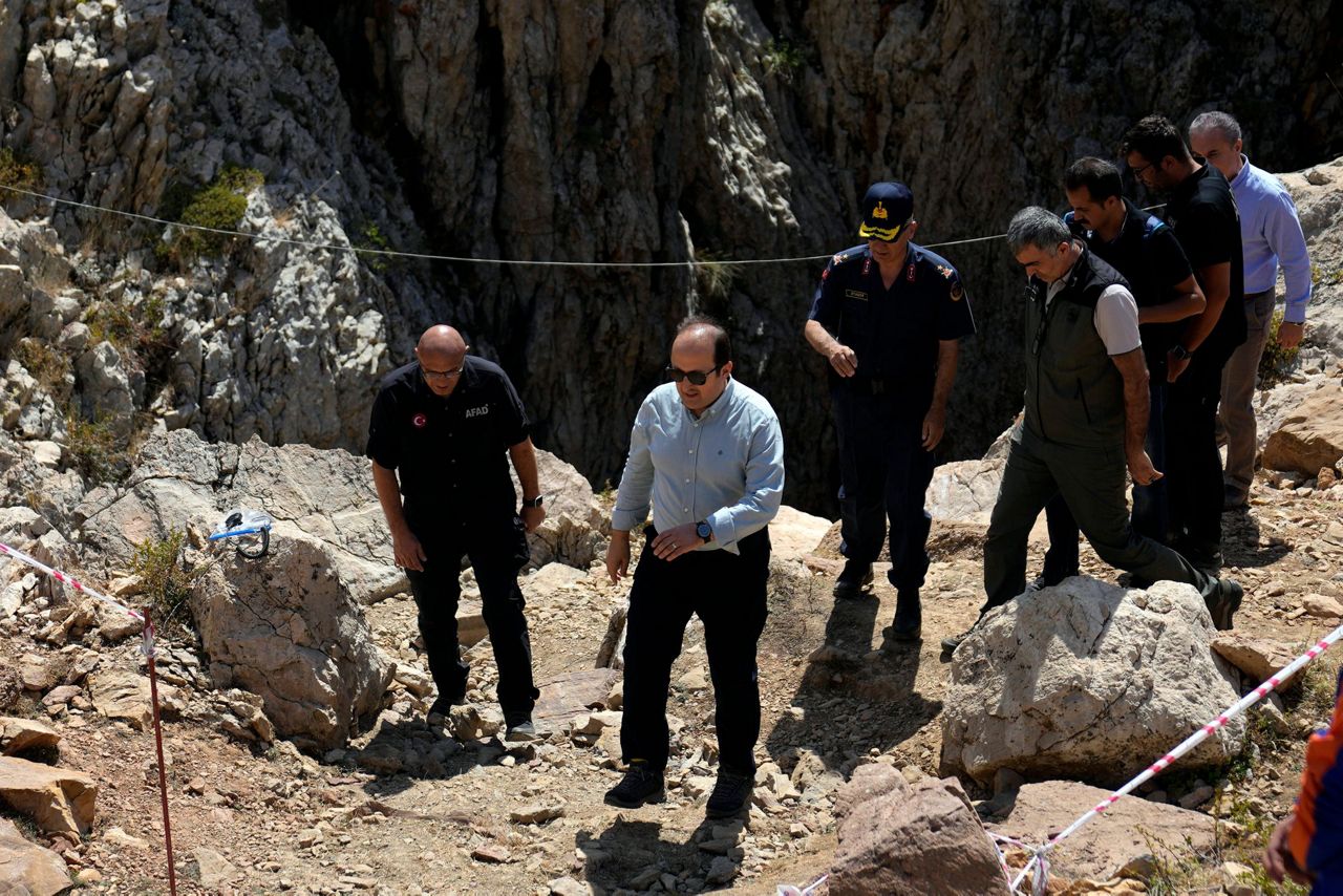 Rescue begins of ailing US researcher stuck 3,000 feet inside a Turkish ...