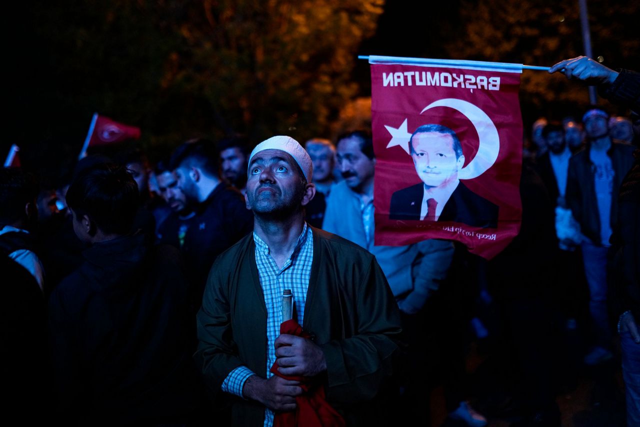 Turkey's elections for presidency, parliament underway