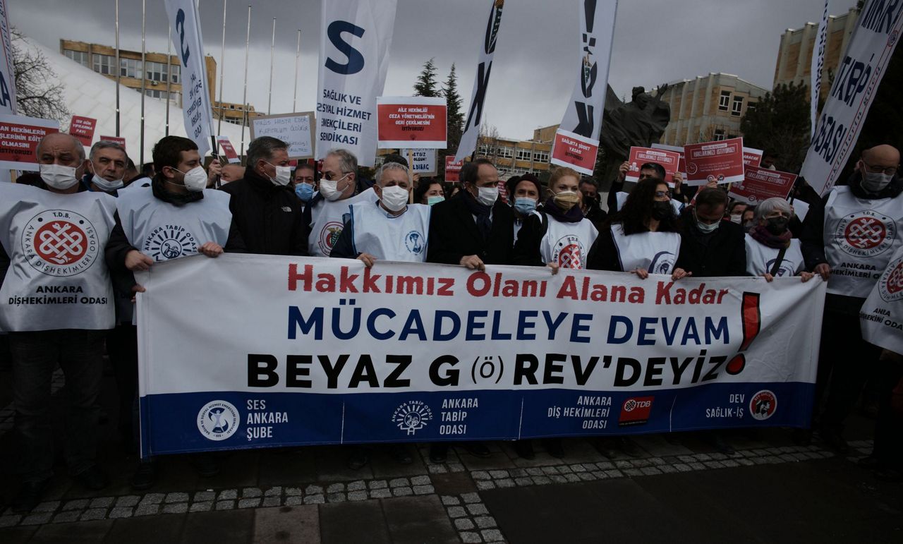 Turkish health workers strike for better pay, conditions