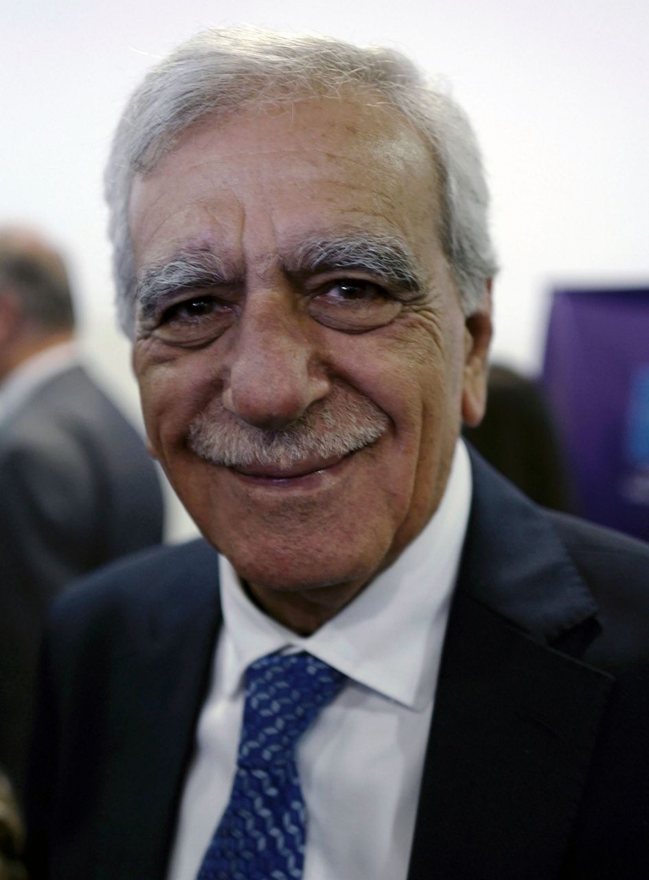 Turkey removes 3 pro-Kurdish mayors from office