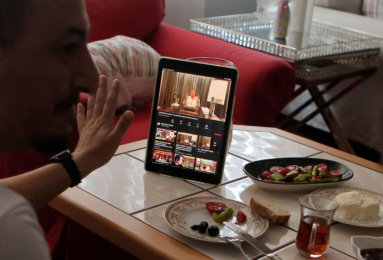 Turkish mafia boss dishes dirt, becomes YouTube phenomenon