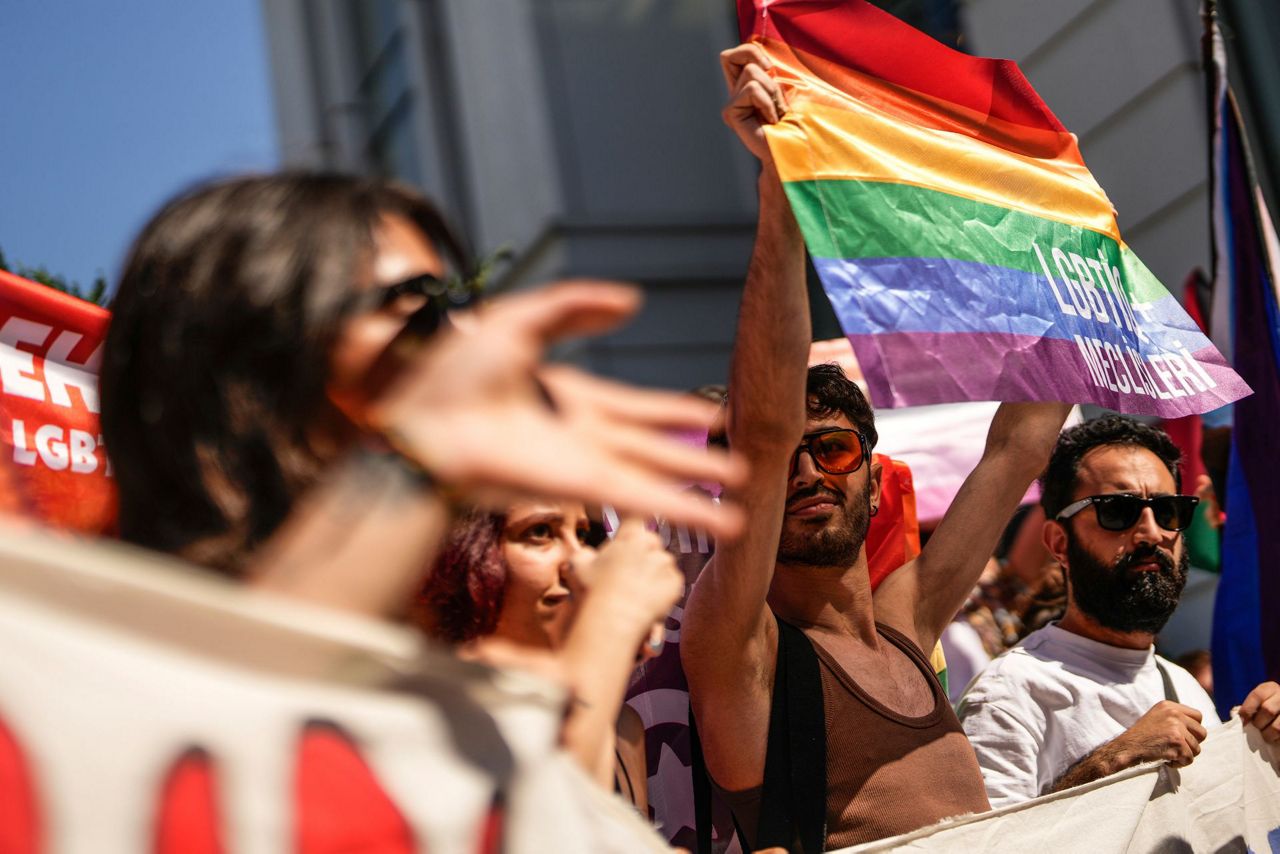 Impromptu LGBTQ+ protest in Istanbul after governor bans Pride march