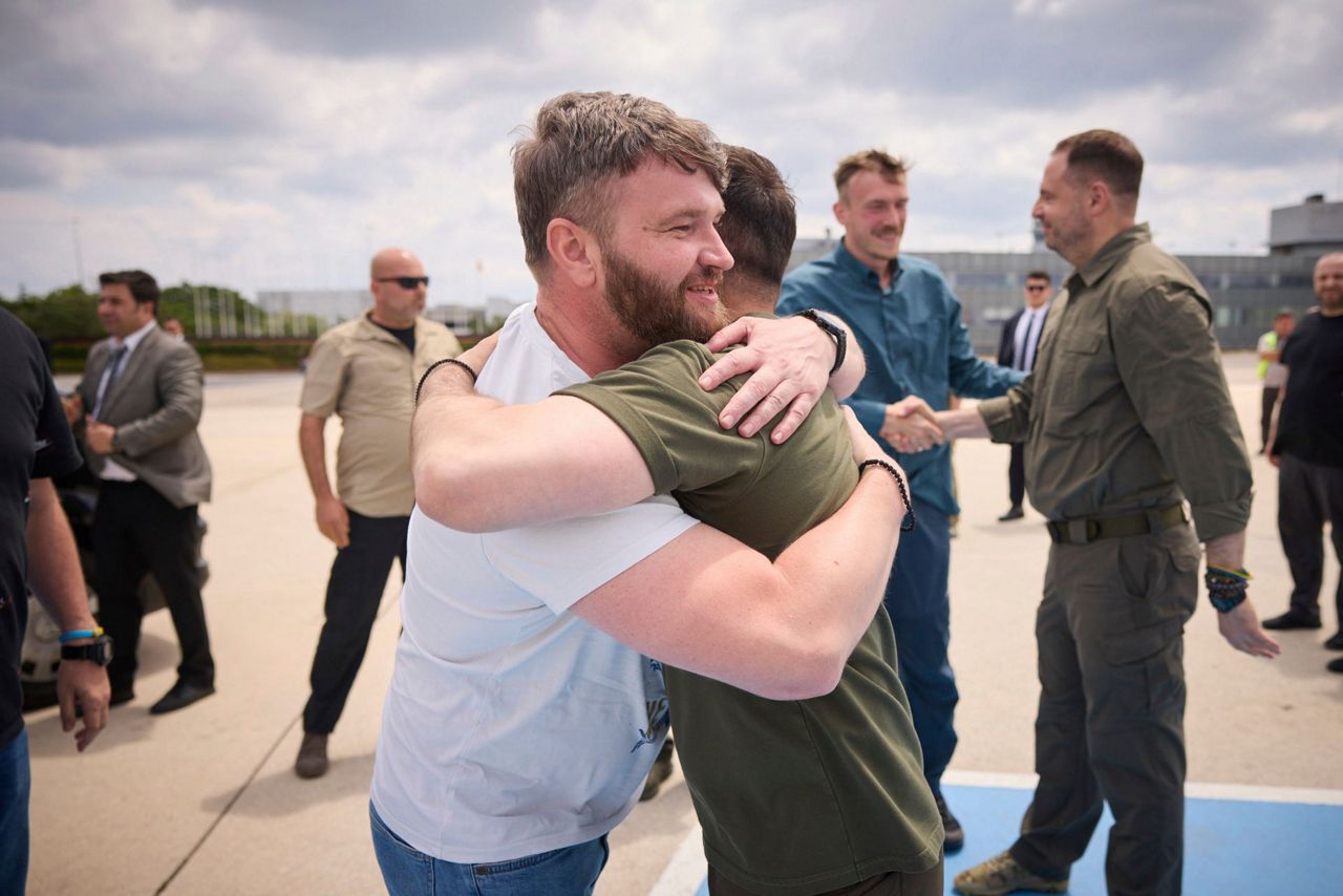 Ukraine's president hails the country's soldiers from a Black Sea ...