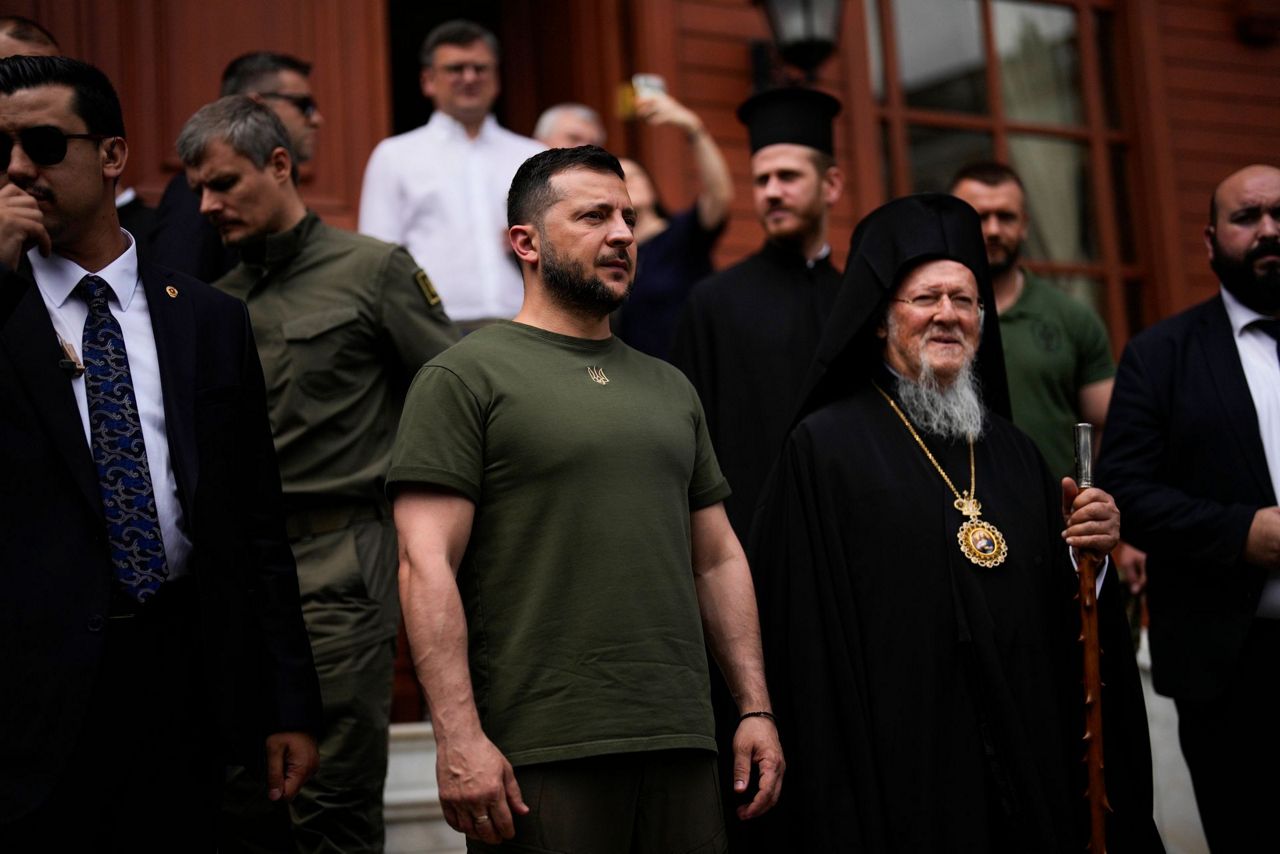 Ukraine's president hails the country's soldiers from a Black Sea ...