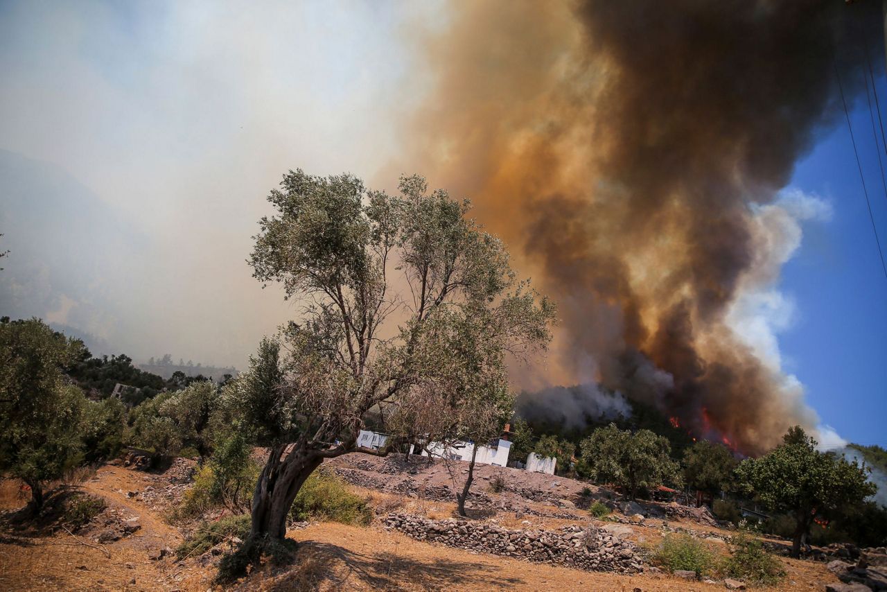 Turkey battles wildfires for 6th day, EU to send planes
