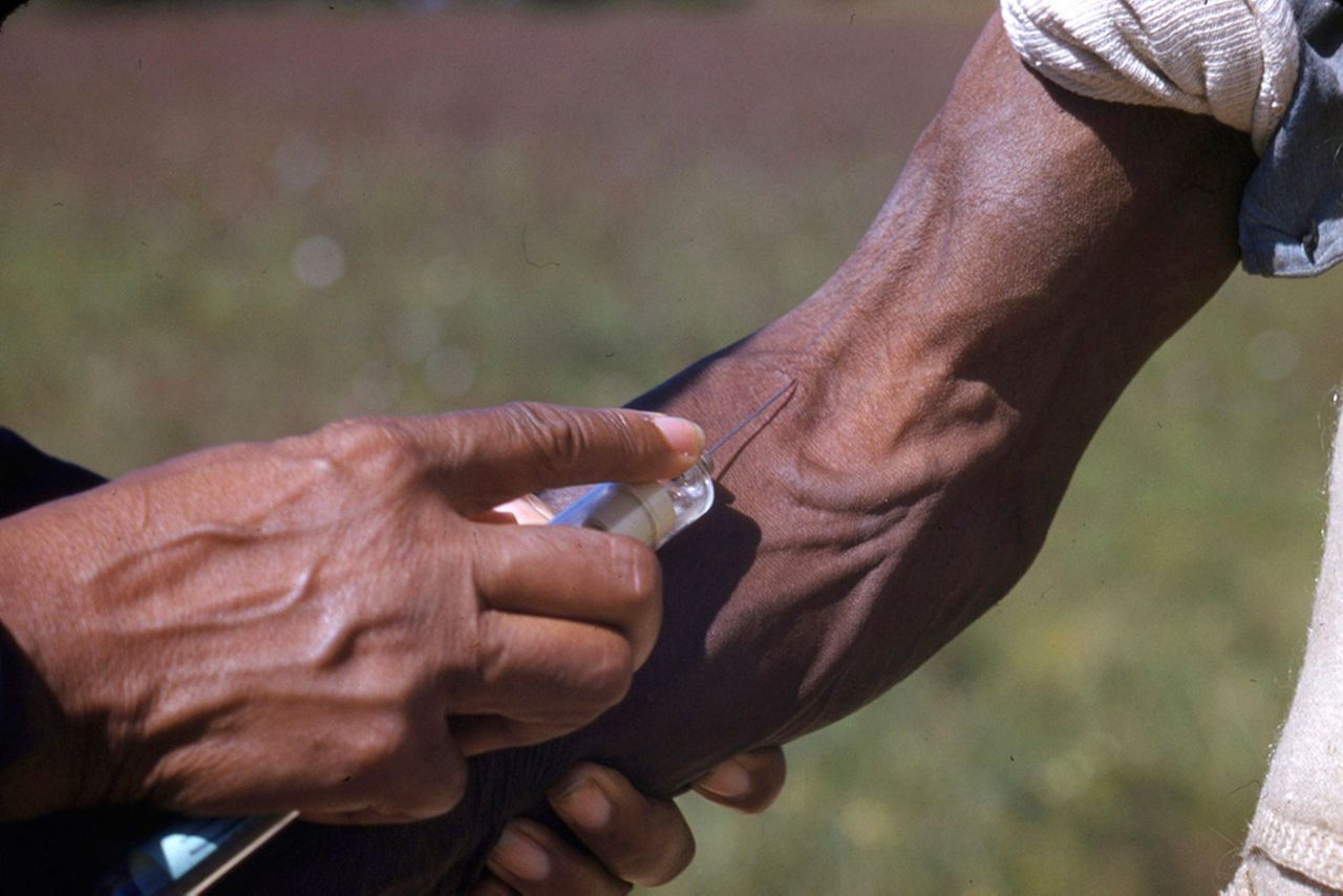AP exposes the Tuskegee Syphilis Study: The 50th Anniversary