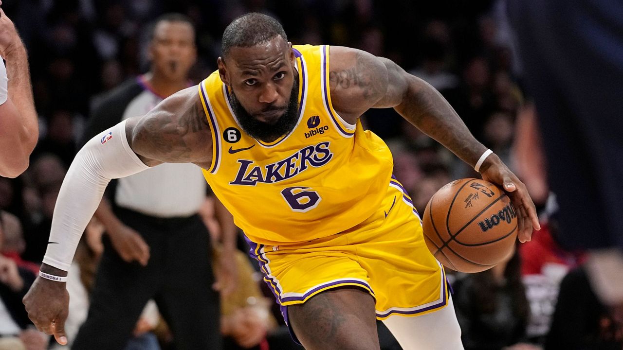 Fake LeBron, Schefter accounts among those tweeting non-news