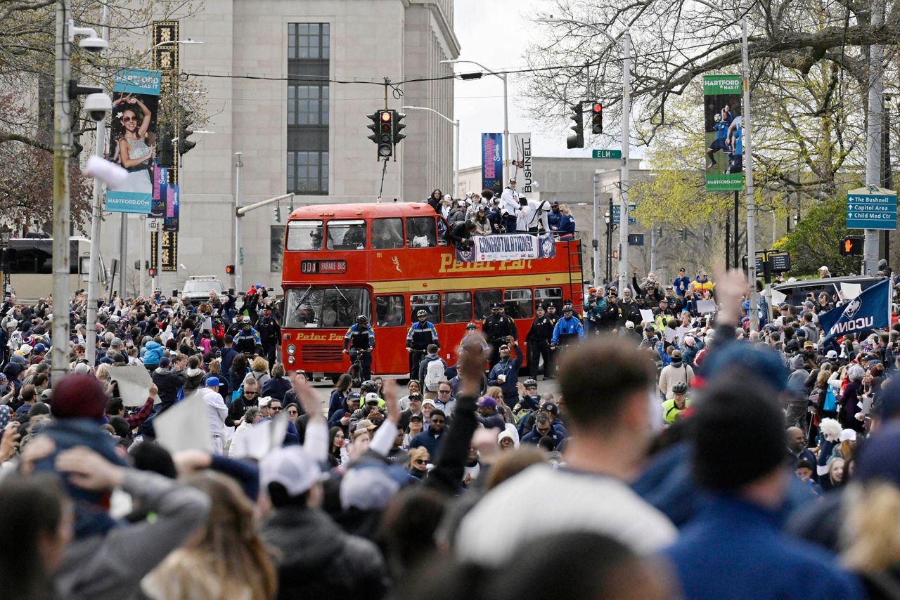Back to back! UConn fans gather to celebrate another basketball ...