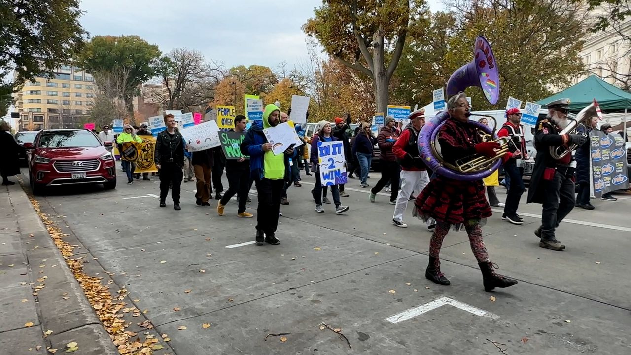 Union workers rally in support of labor movement