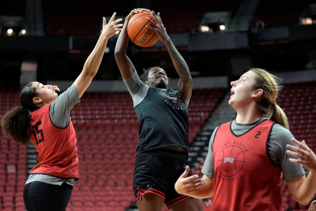 New mother Lindy La Rocque leads homegrown UNLV to new highs