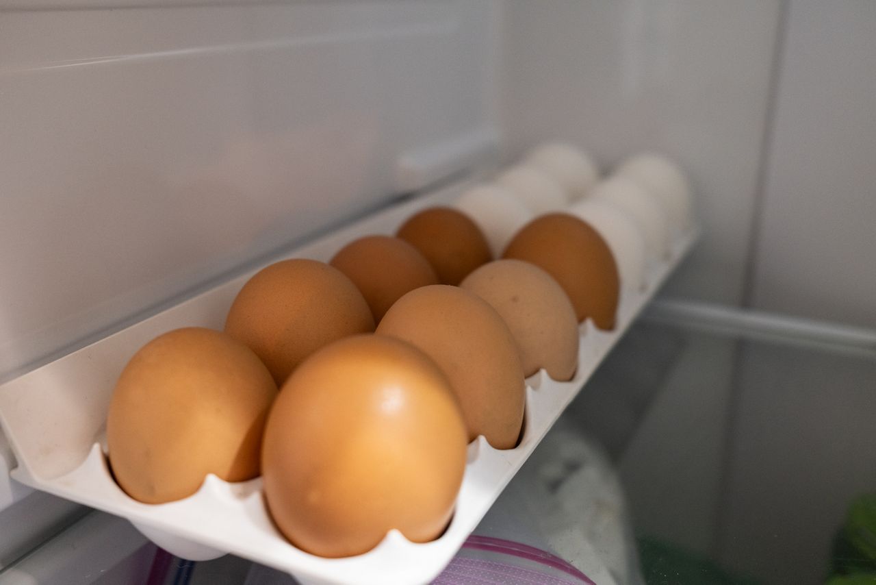 Can consumers safely eat food past the expiration date?