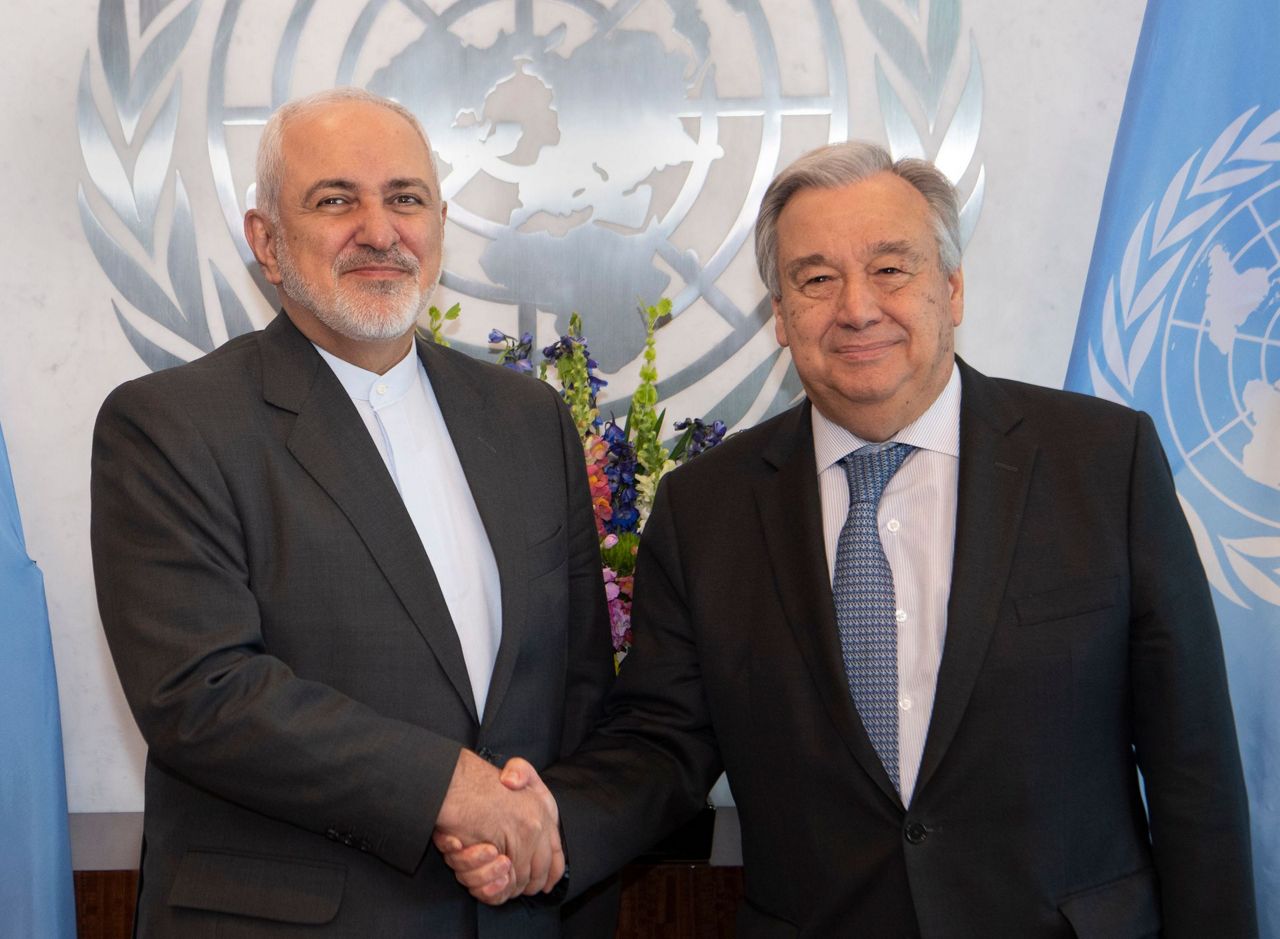 Iranian minister makes public prisoner swap offer to US