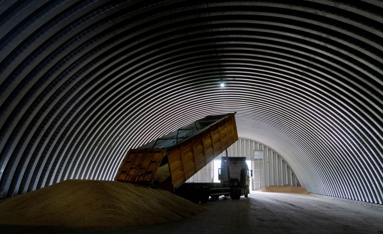 Deal allowing Ukrainian grain exports to be extended