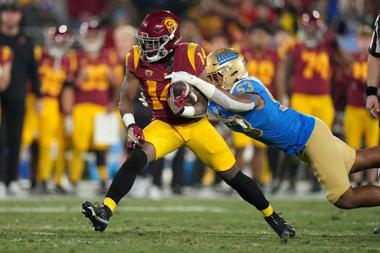 Williams' 470 passing yards puts No. 7 USC over No. 16 UCLA