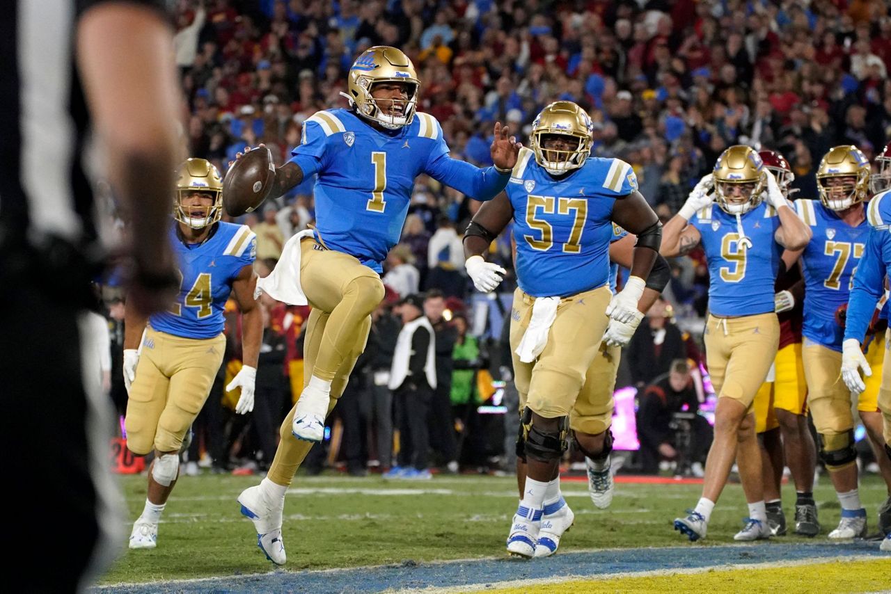 Williams' 470 passing yards puts No. 7 USC over No. 16 UCLA