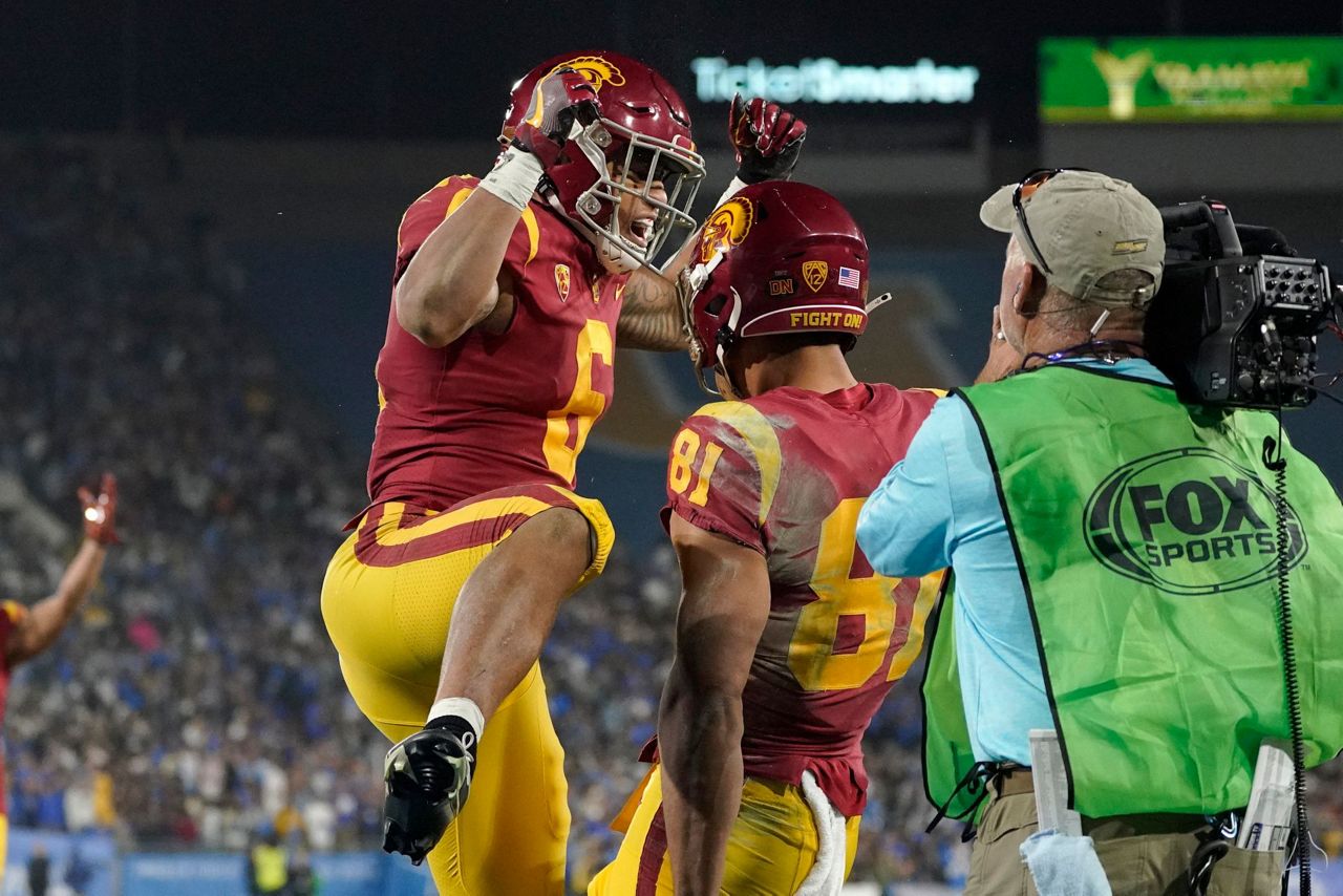 Williams' 470 passing yards puts No. 7 USC over No. 16 UCLA
