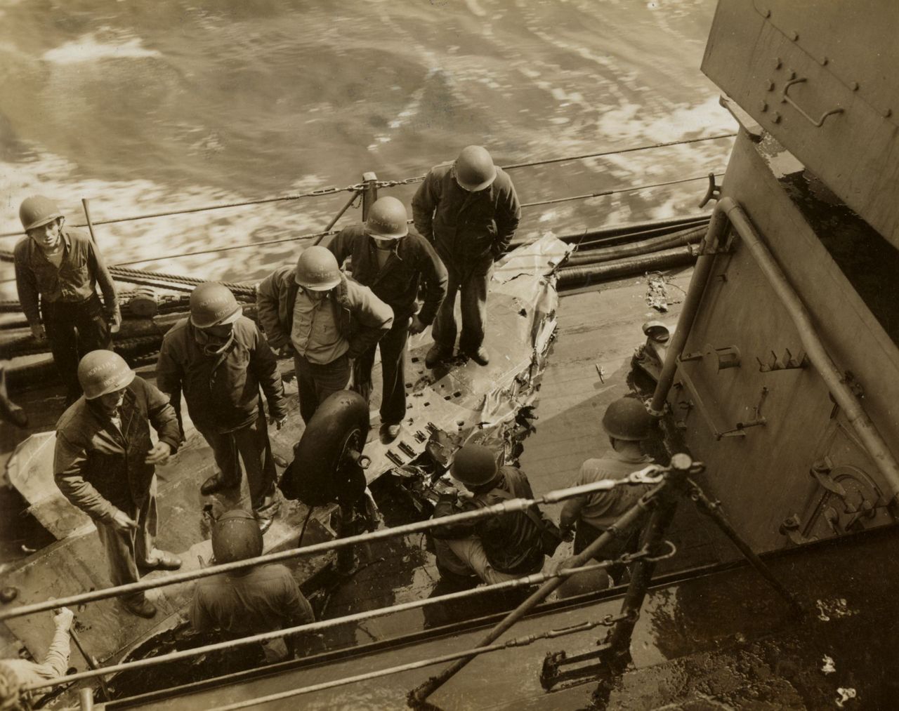 A US Navy captain ordered a military funeral for a kamikaze pilot ...