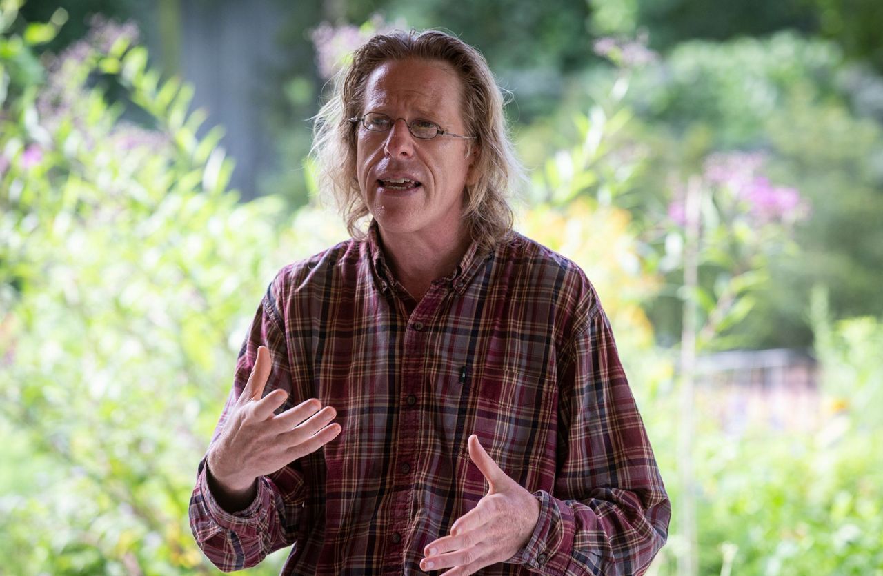 Artist envisions clock based on how Georgia rivers flow