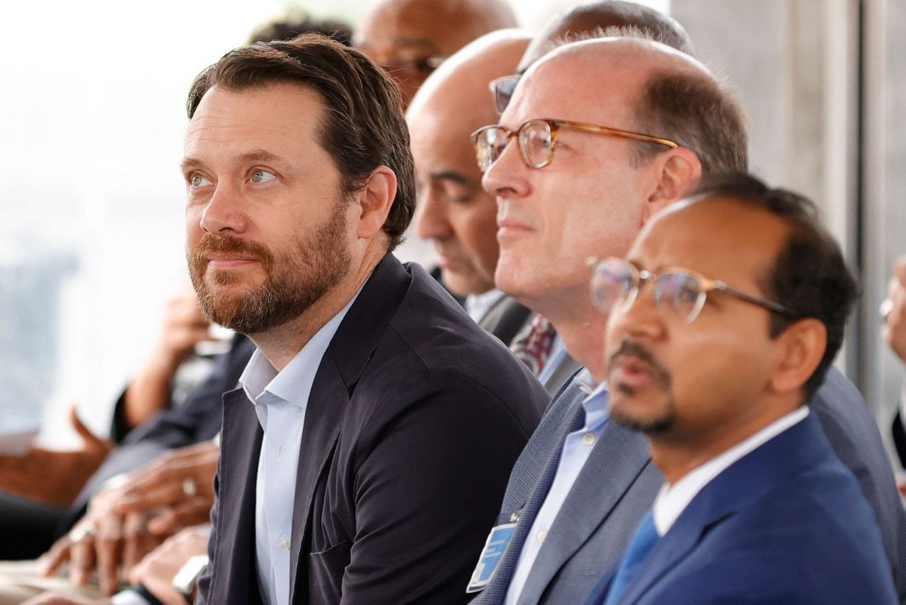 Jimmy Carter, 3 months into hospice, is aware of tributes, enjoying ice ...