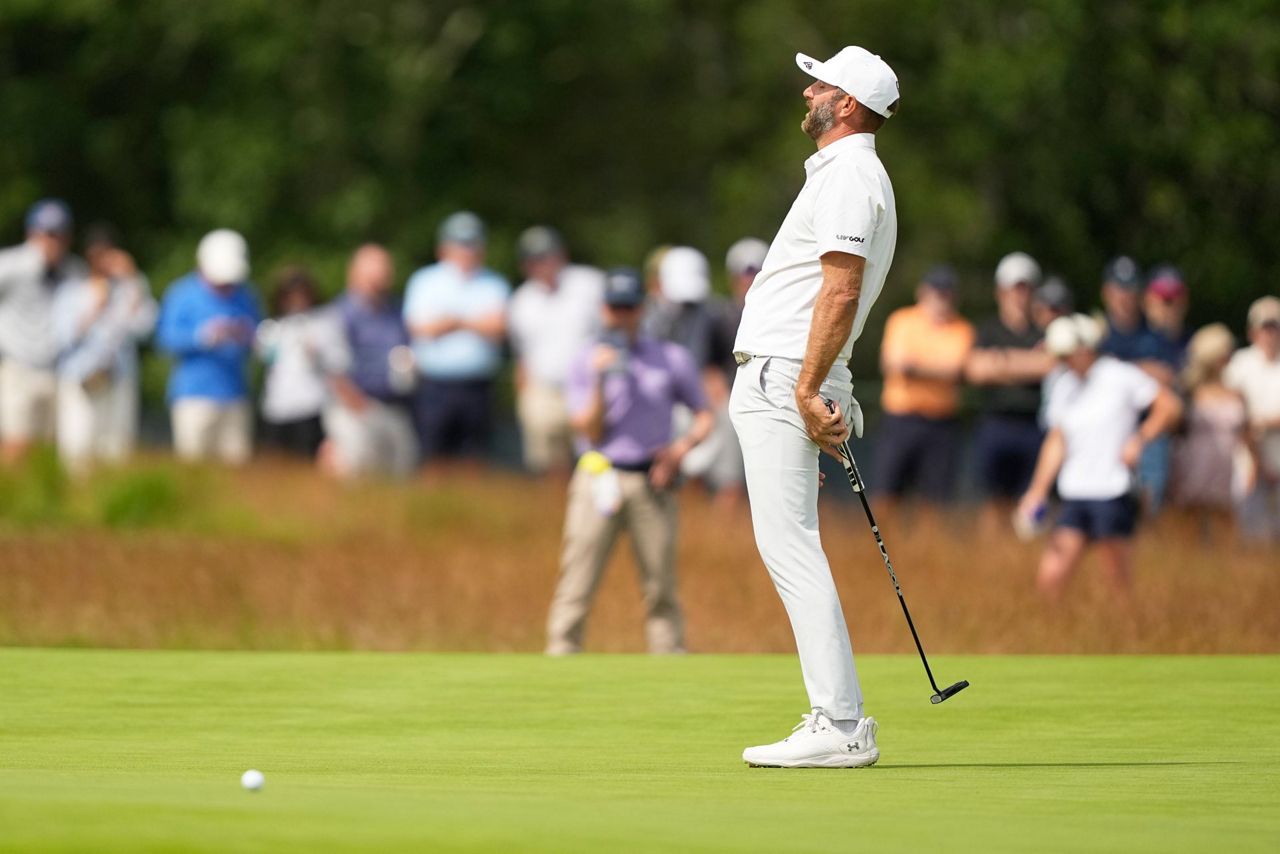 Dustin Johnson goes from 1 shot behind to scrambling to make the U.S ...