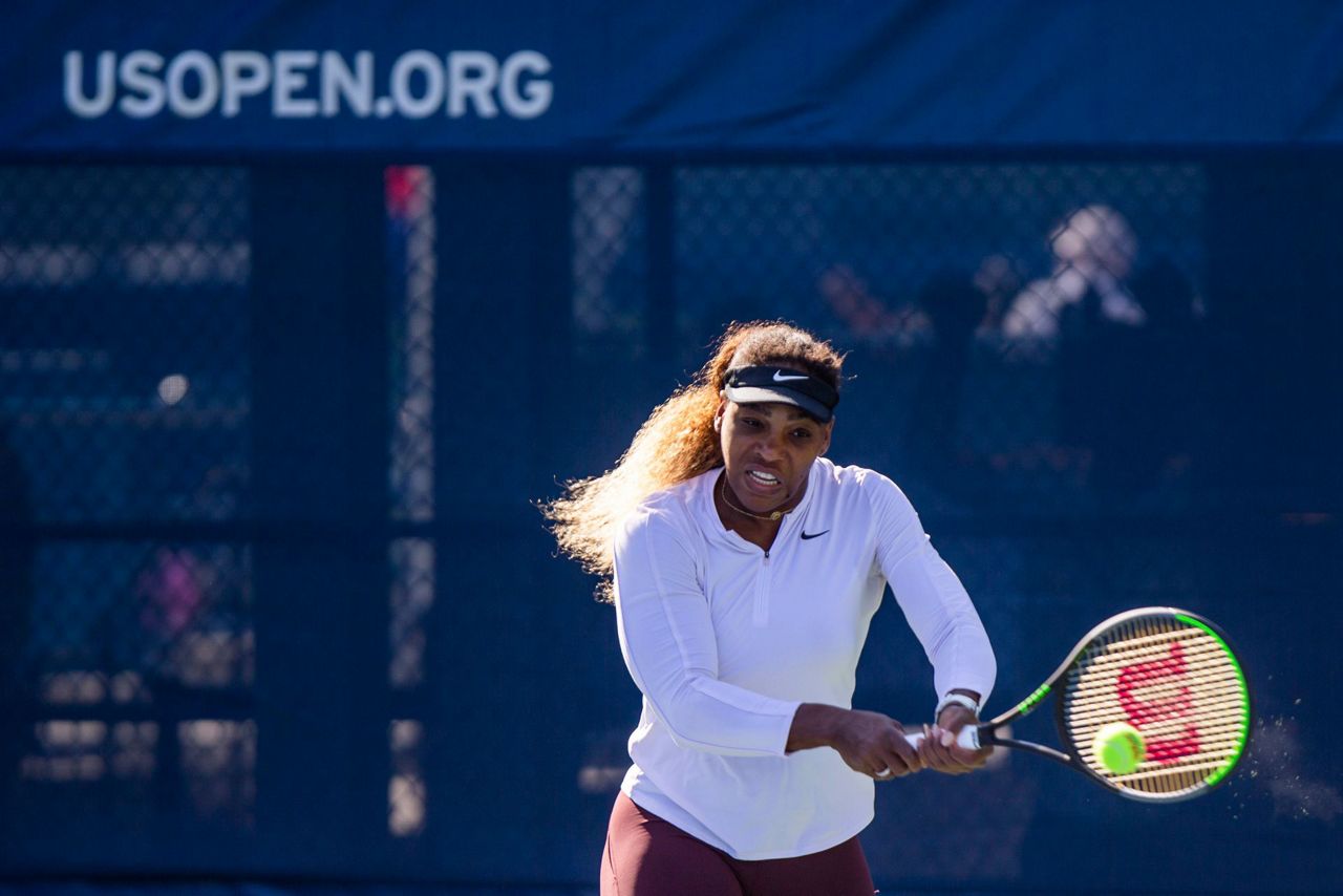 The Latest: US Open play begins, with 8 ex-champs in lineup