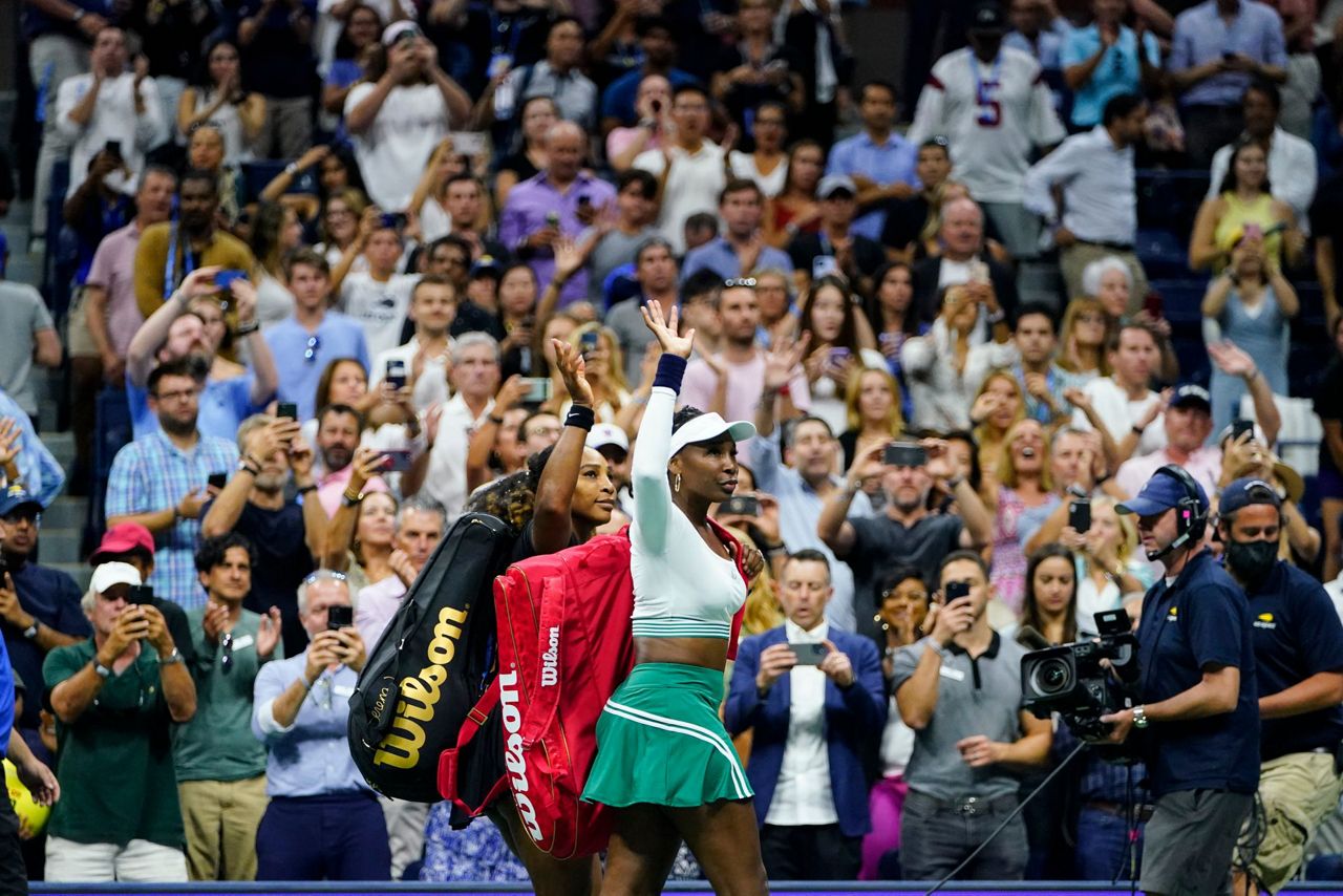Serena, Venus Williams lose in 1st round of US Open doubles