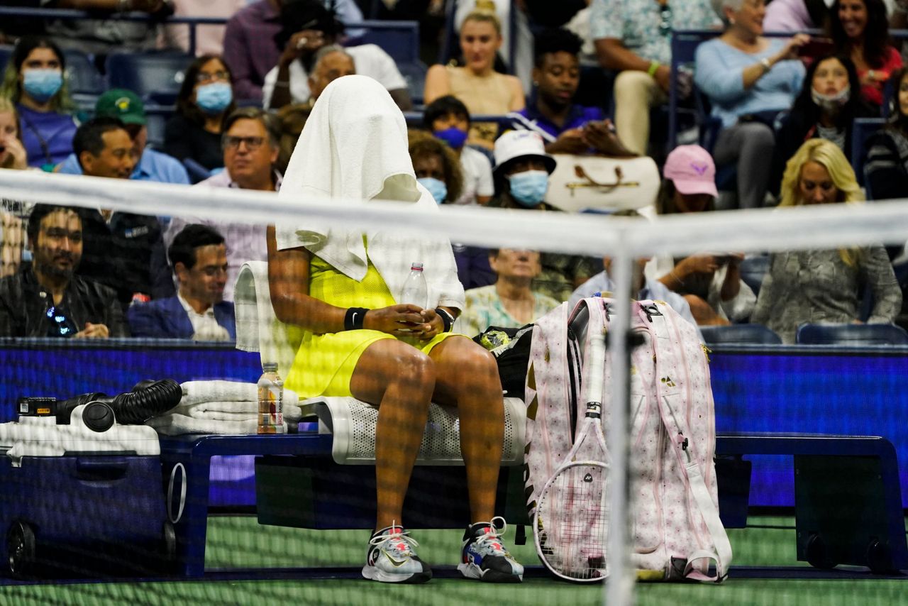 Osaka tosses racket, loses US Open match to Fernandez, 18