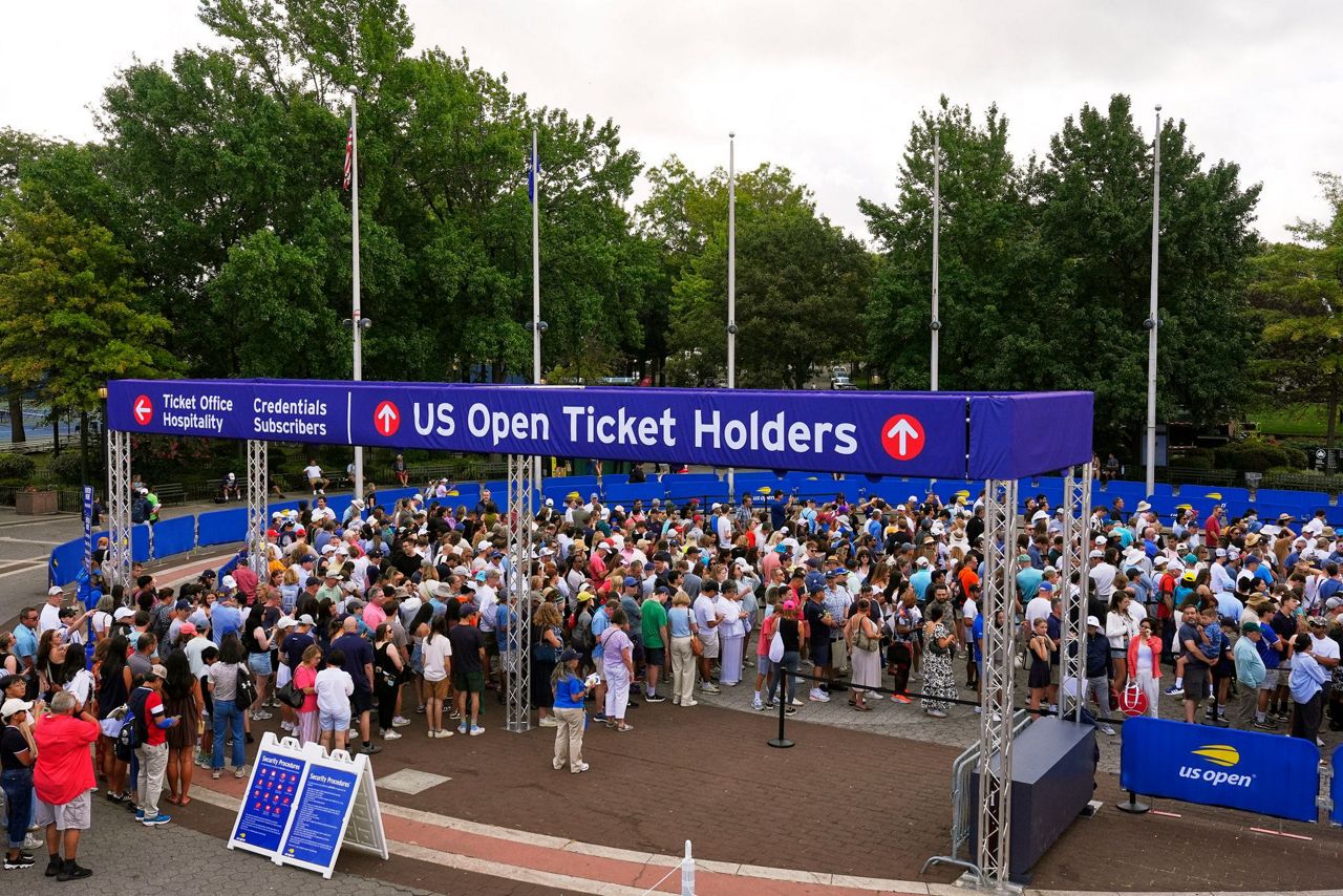 The US Open's chaos includes rowdy crowds, long commutes and the smells ...