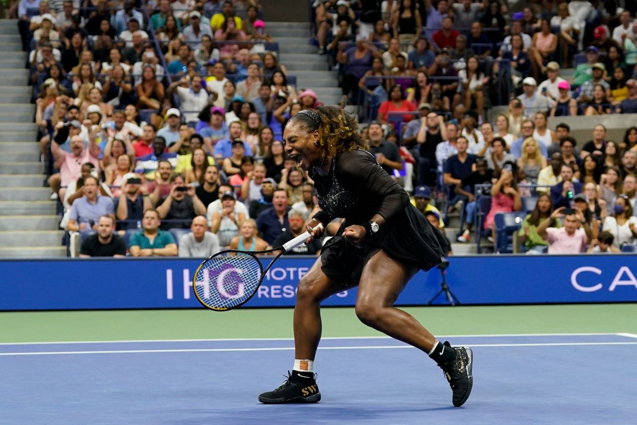 Play begins on Day 3, with Serena at night | US Open updates