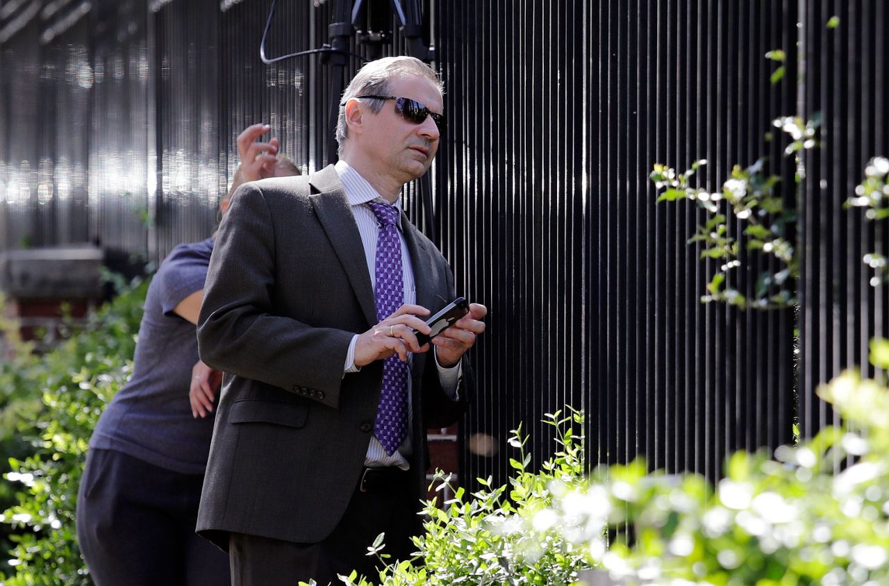 US officials inspect Russian consular home in Seattle