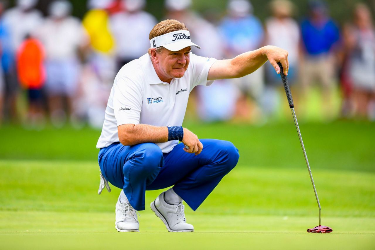 Kelly heads into weekend at US Senior Open with 1-shot lead