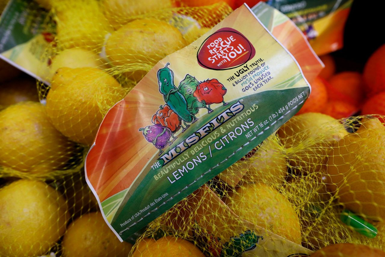 'Ugly produce' trend may have limits, as grocers end tests