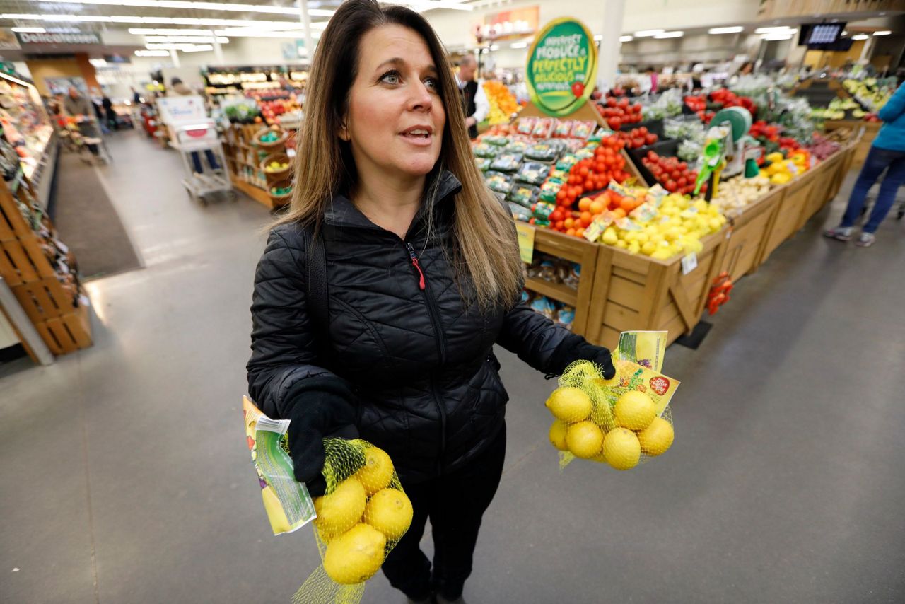'Ugly produce' trend may have limits, as grocers end tests