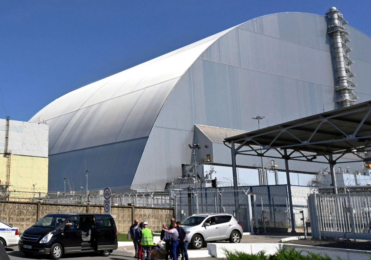 Ukraine: Chernobyl reactor's radioactive dust shelter opened