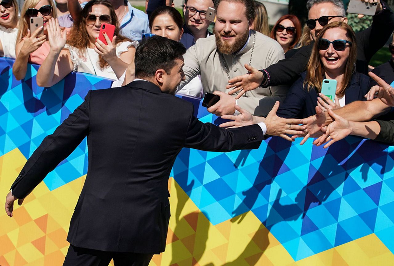 The Latest: New Ukrainian president disbands parliament