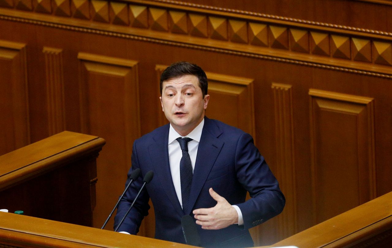 Ukrainian parliament set to accept PM's resignation