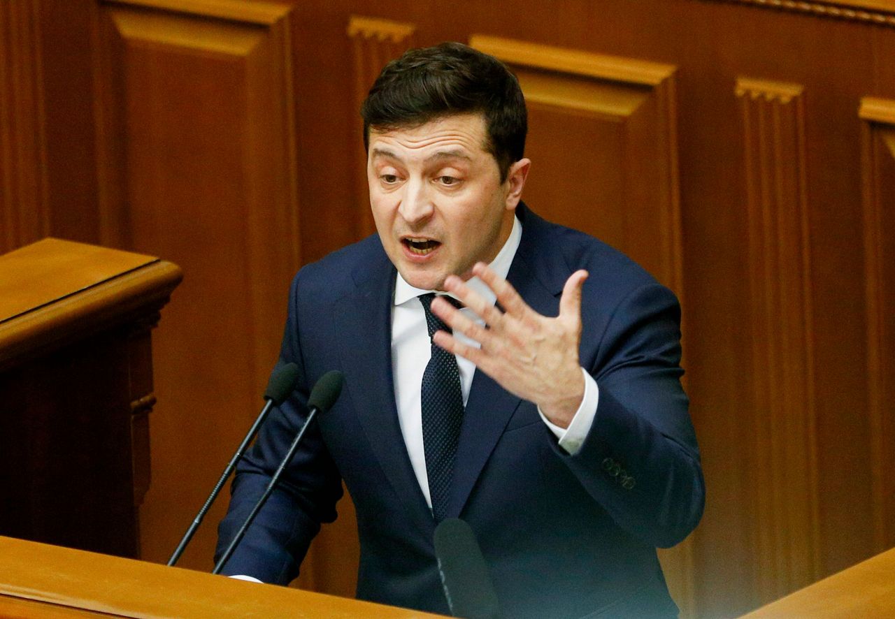Ukrainian parliament set to accept PM's resignation