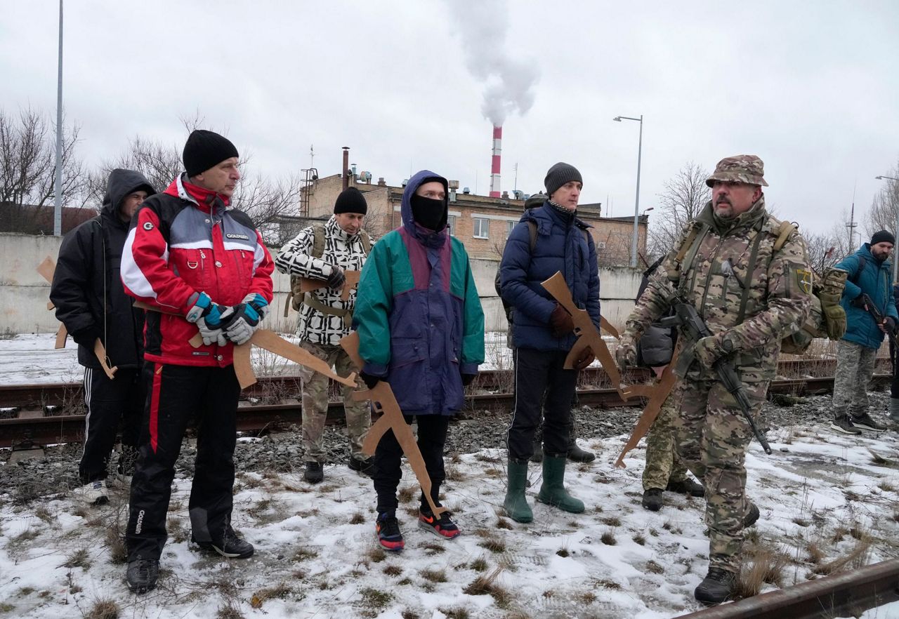 Ukrainian rebel region residents can join Russian military